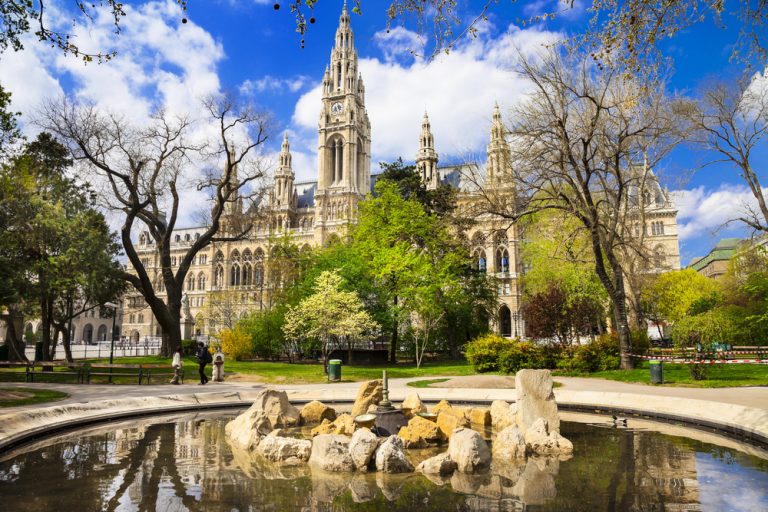 Beautiful Vienna Welcomes International Travelers Again - Tourist Meets ...