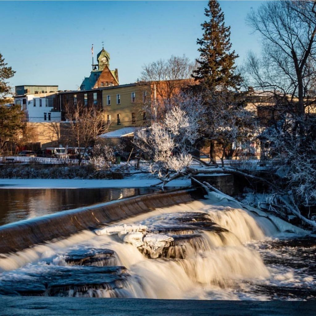 5 Hallmark Filming Locations To Visit In Canada At Christmas