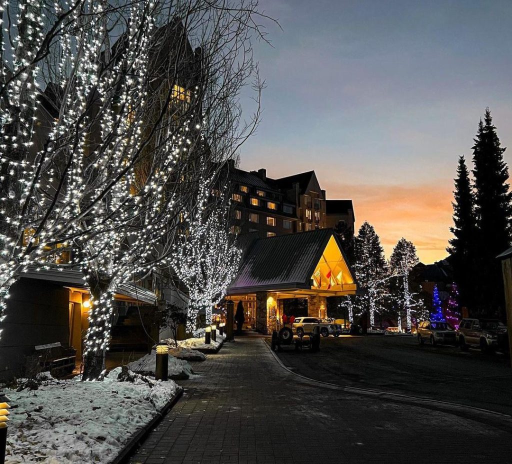 5 Hallmark Filming Locations To Visit In Canada At Christmas